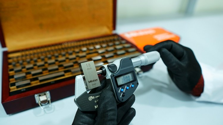 Home [www.transcal.lk]